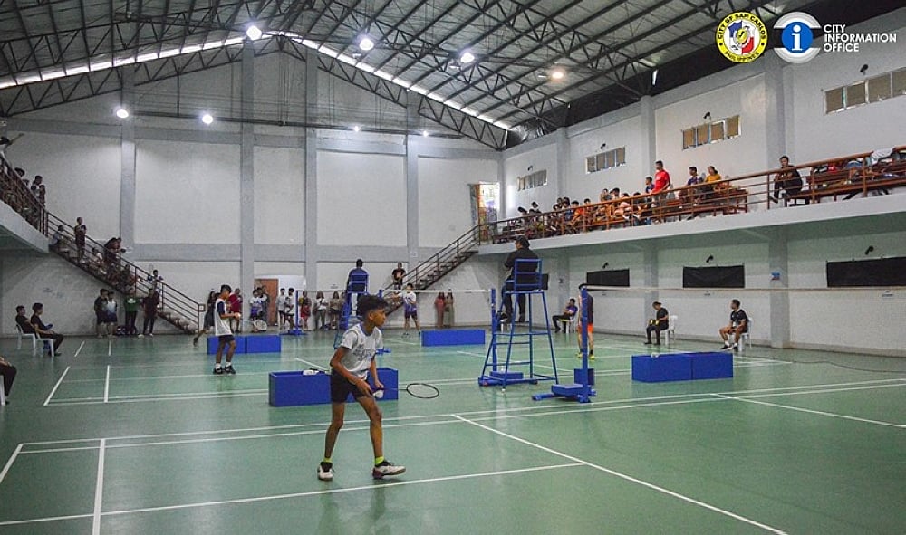 Negros, Cebu smashers play at San Carlos invitational