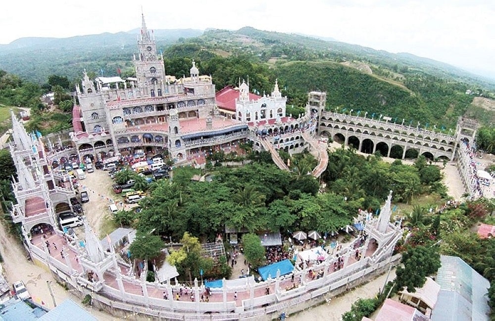 Opisyal sa CBCP miduso sa ‘faith tourism’ sa PH