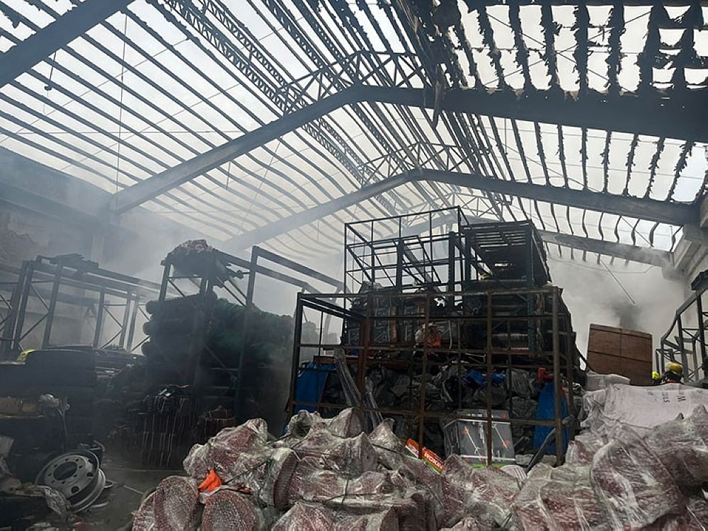 Warehouse catches fire in Mandaue; damage placed at P14 million