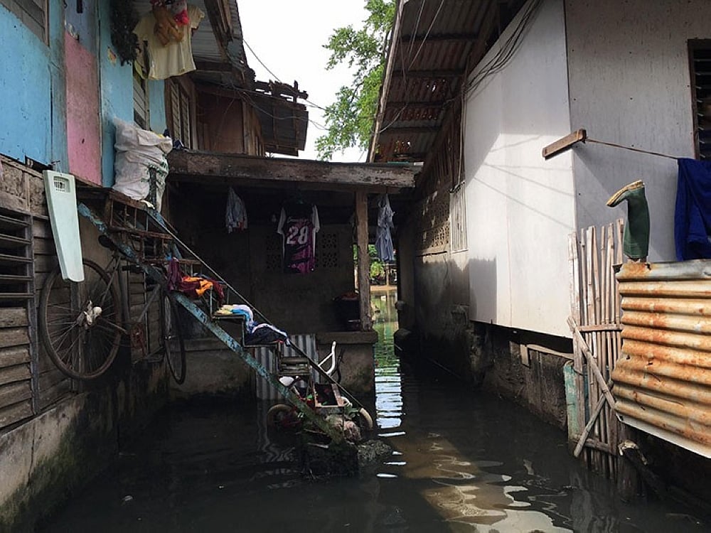 Some Basak Pardo residents complain of flooding, barangay officials ...