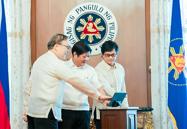 Government launches eLGU, eReport amid digitalization initiatives