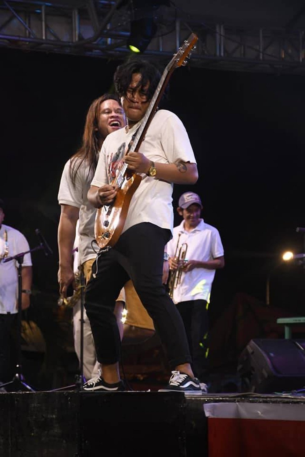 Kabankalan awards ‘battle of the bands’ winners