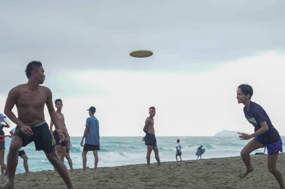 Action-packed day two and finals of the 5th Sun, Sand Sipalay Frisbee ...