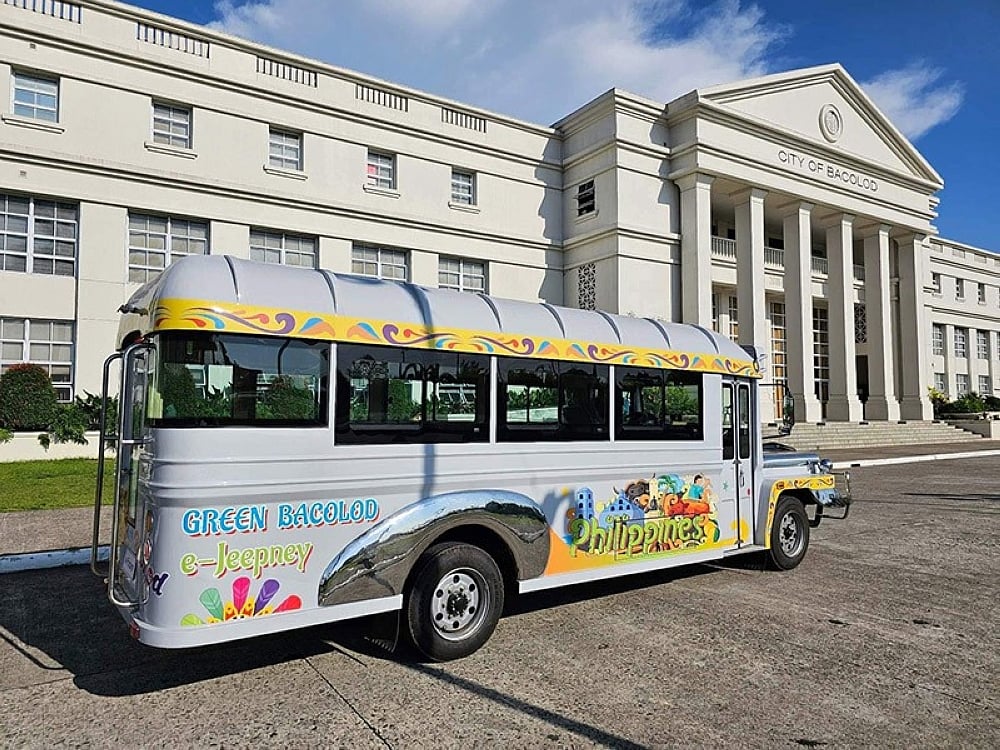‘E-jeepney gets positive feedback from PUJ operators in Bacolod’