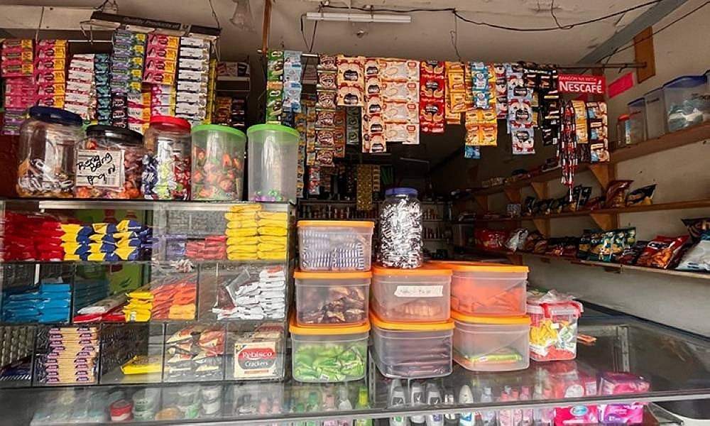 Sari-sari store owners turn to government for cash aid on Sept. 29