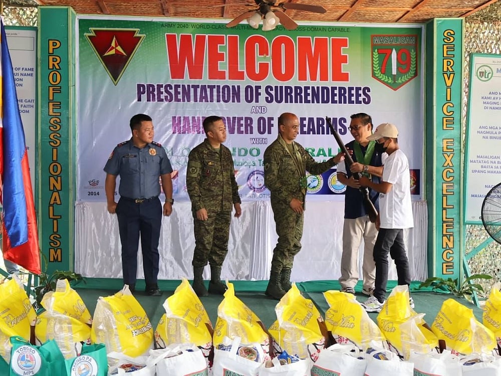 12 NPA rebels surrender in northern Negros