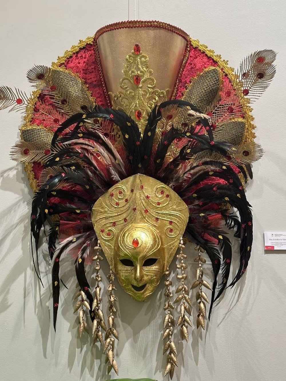 Jojo Vito’s ‘Festive Faces’ a tribute to MassKara Festival