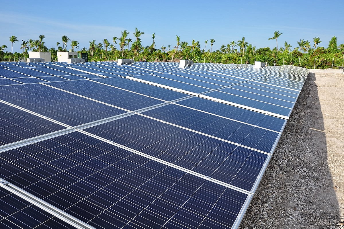 DEWA Receives Lowest Bid of USD 1.62154 cents per kWh for 1,800 MW ...