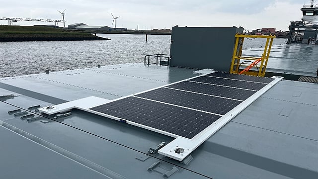 SolarDeck Modular Solar System For Cargo Ships