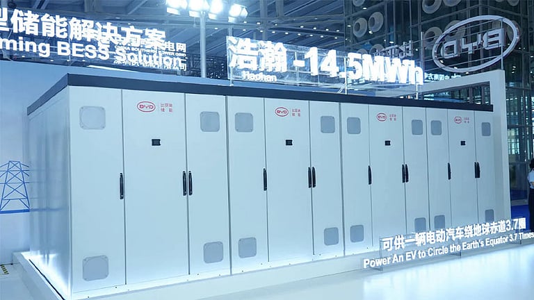 BYD Rolls Out Blade-Battery Storage Solution At Solar & Storage Live 2025