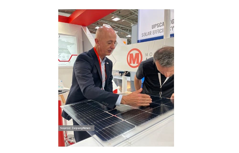 Glueing HJT Cells Into Solar Modules