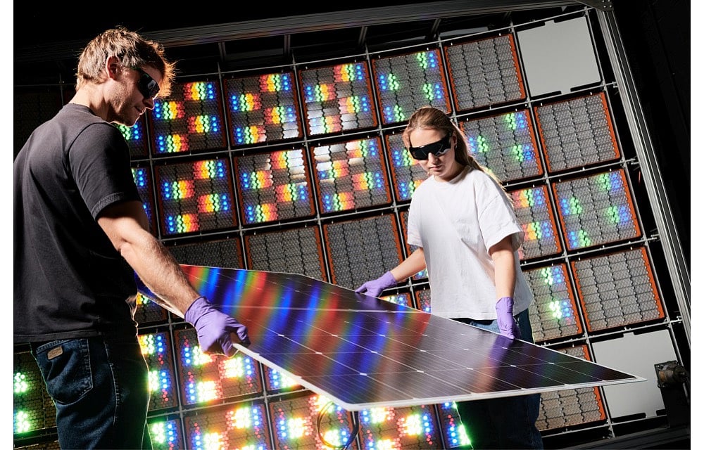 Fraunhofer ISE & Oxford PV Achieve 25% Tandem Module Efficiency