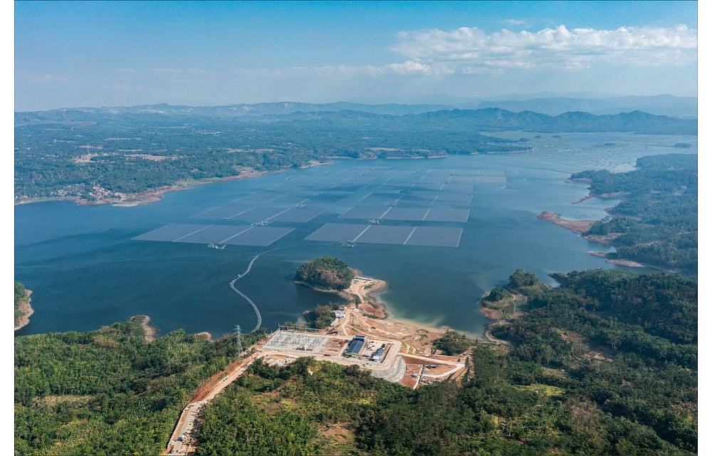 Green Hydrogen Generation With Floating Solar Plant