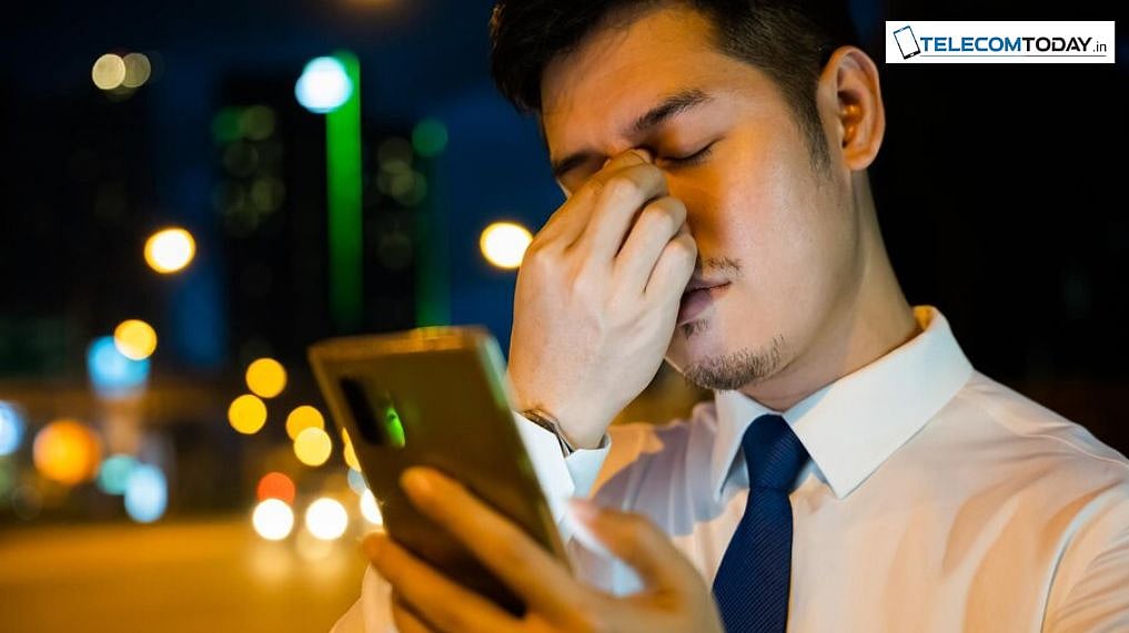 90% of Smartphone Users Affected by Headaches and Eye Pain from ...