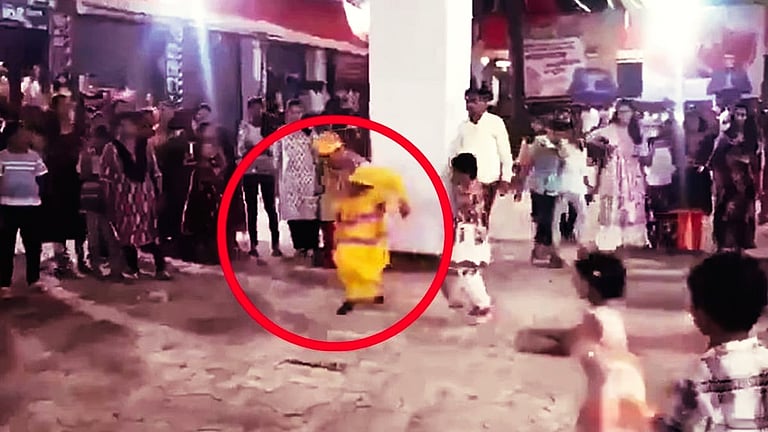 Garba King Ashok Mali Passes Away During Performance in Chakan | The ...