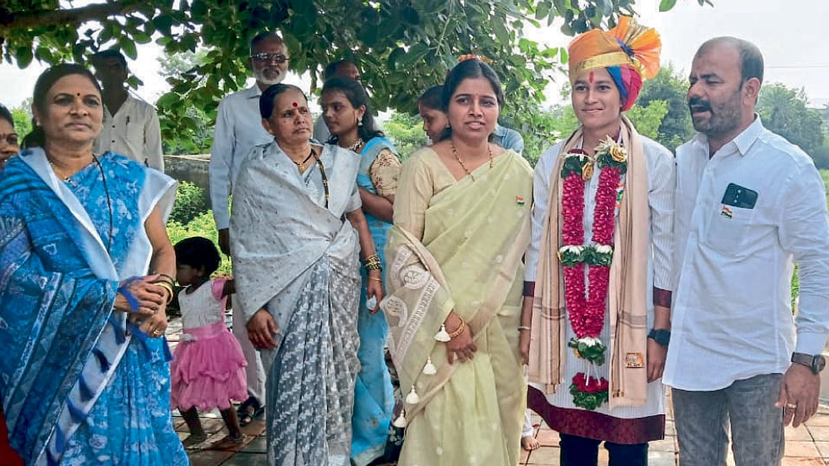 Mansi Sawant: Daughter of Tailor Overcomes Odds to Become Police ...