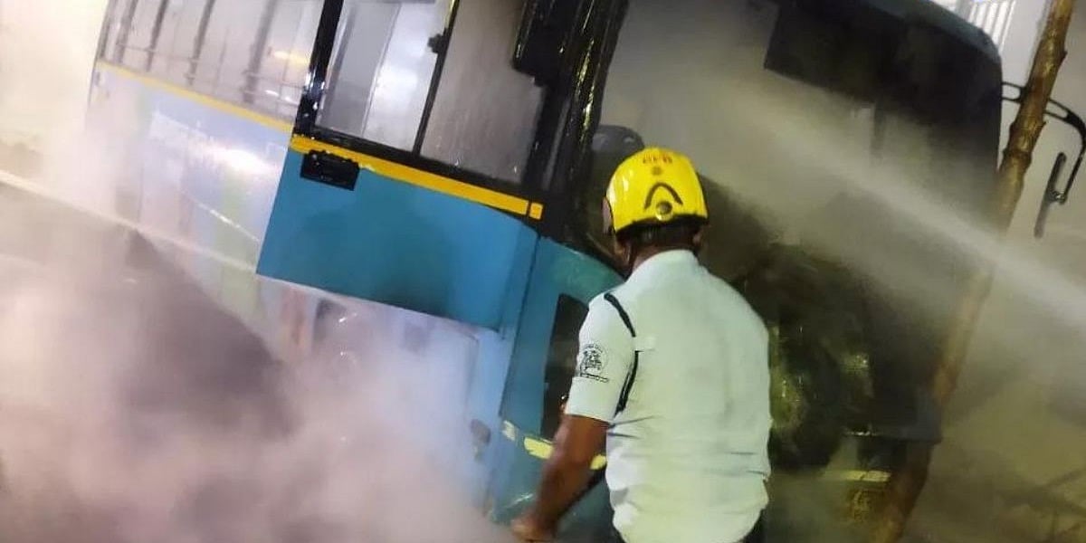 CNG PMPML Bus Catches Fire at Katraj Chowk | The Bridge Chronicle