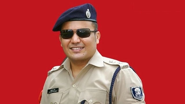 After 18 Years IPS Officer Shivdeep Lande Resigns in Bihar| The Bridge Chronicle