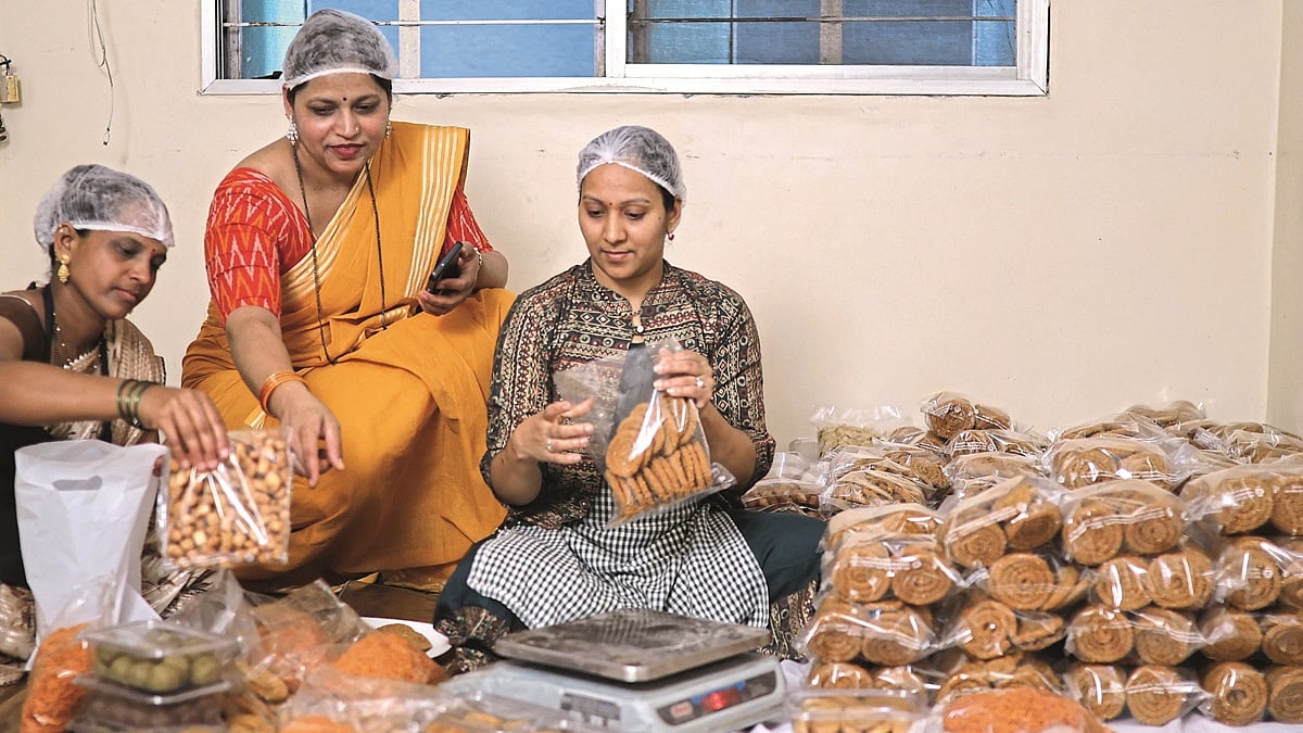Diwali Faral: Busy Homemakers Opt for Ready-Made Festive Treats ...