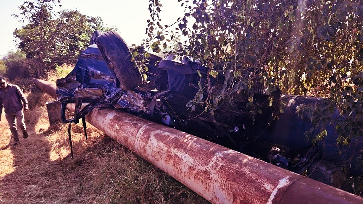 Two Trainee Pilots Dead, Two Critically Injured in Car Accident on ...