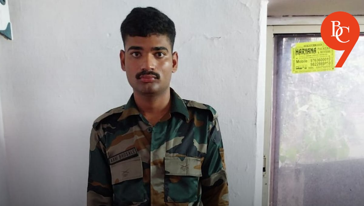 Man Posing as Army Officer Arrested in Pune for Using Fake Uniform and ...