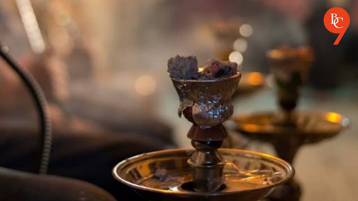 Pune: Illegal Hookah Parlour Busted in Baner Café | FIR Under COTPA Act