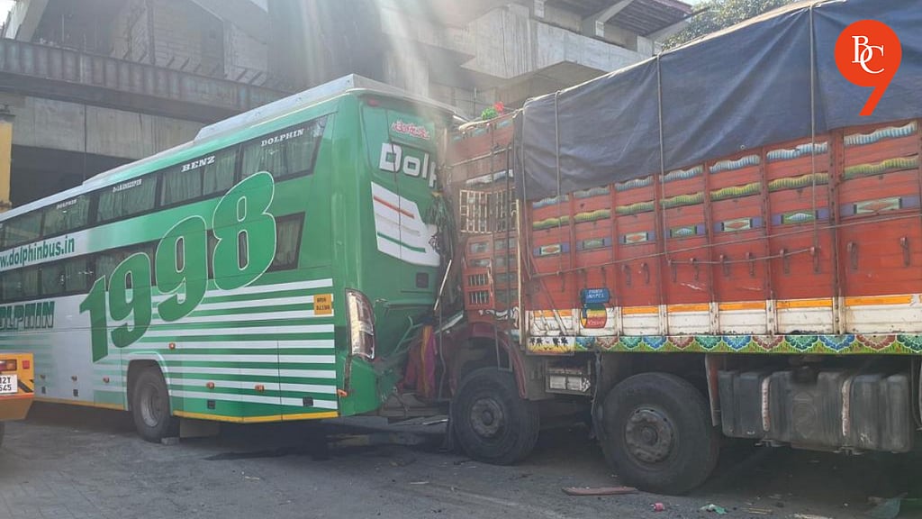 Pune Bus–Truck Accident Near Metro Pillar Triggers Traffic Jam