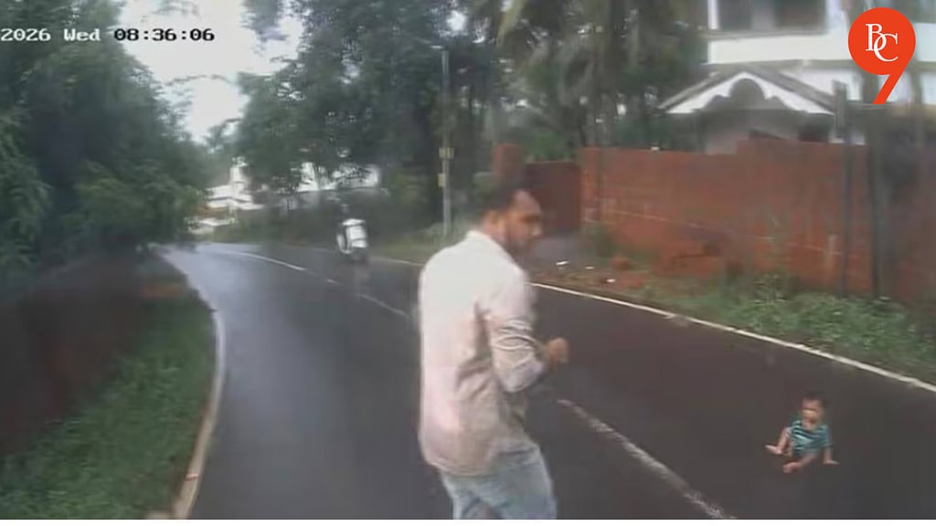 Kerala Bus Driver’s Quick Reflexes Save Toddler Crawling Onto ...
