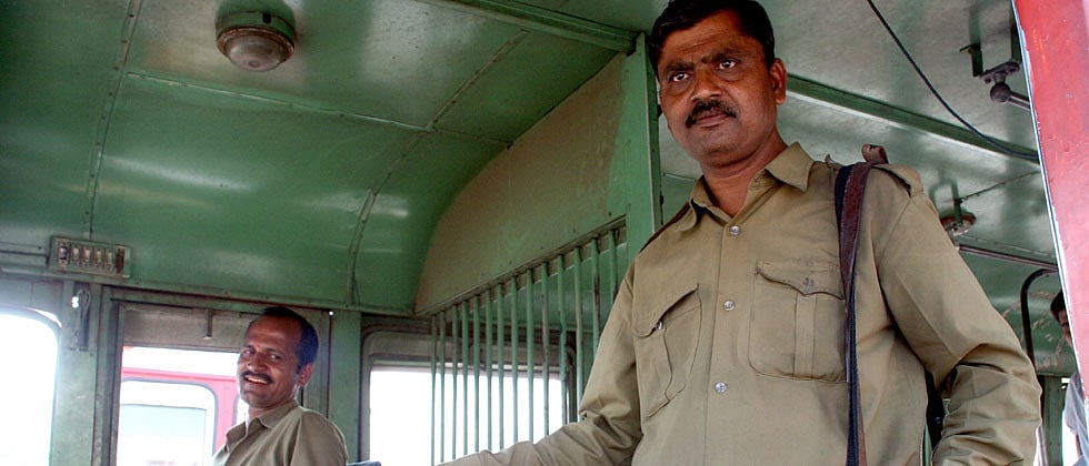Bus conductors now give back change, says PMPML