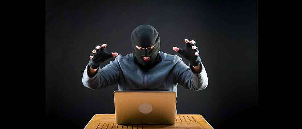 Cyber Cell Arrests Two From Delhi For Cheating