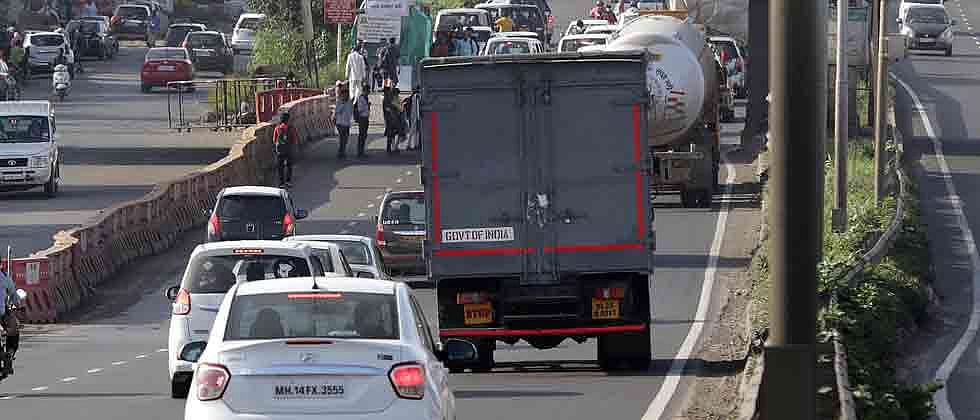 Ban on heavy vehicles from Shivaji Chowk to Wakad Bridge