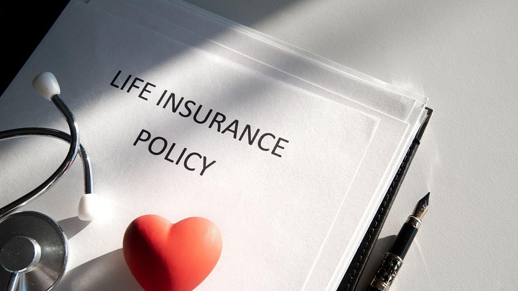 Why More Young Professionals Prefer Buying Term Insurance Online