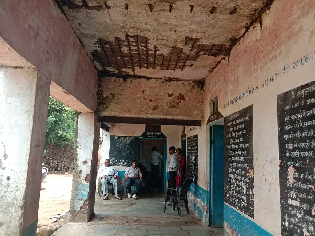 Rajasthan Tribal Schools in Ruins: Banswara Parents Protest Over ...