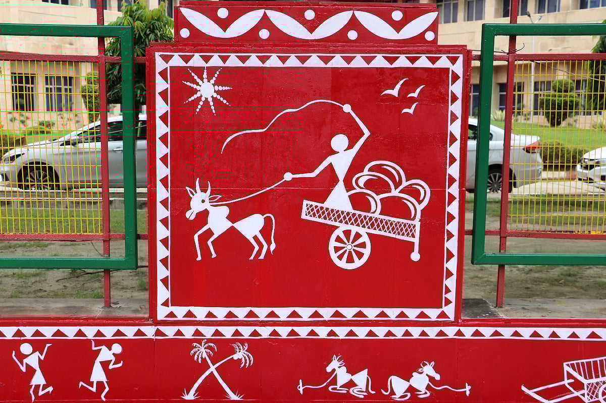 Noida Office Complex Of National Fertilizers Limited Adorns Its Walls ...