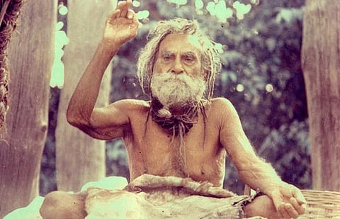 Devraha Baba: The Saint Who Blessed Millions With The Touch of His Feet ...