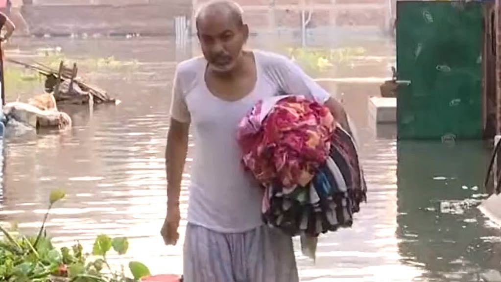 Flood Warning Issued In Noida As Hindon River Water Discharge Increases ...