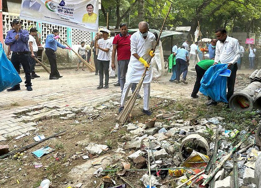 Sulabh Holds “Swacchta Hi Seva” Campaign At 1000 Places In 300 Cities