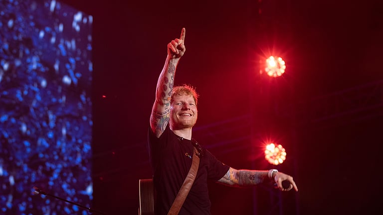 Ed Sheeran‘s first Chennai Concert: Fans spellbound by surprise AR ...