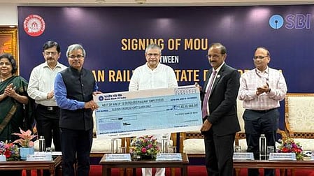 Railway employees to receive Rs 1.6 cr air accident cover plus extra Rs ...