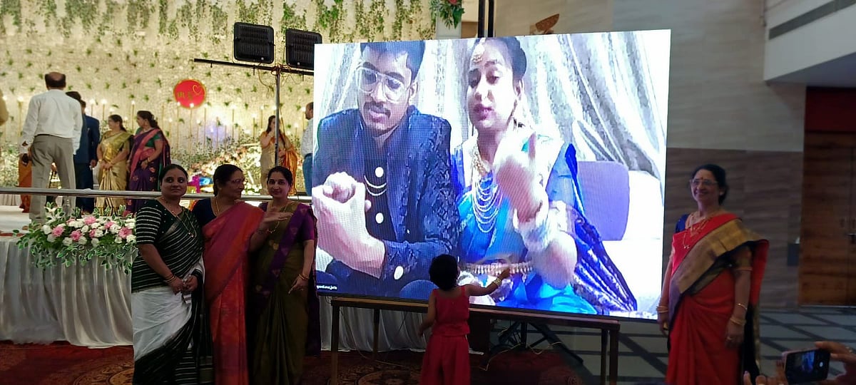 Stranded passengers sleep on floors, attend wedding reception online ...
