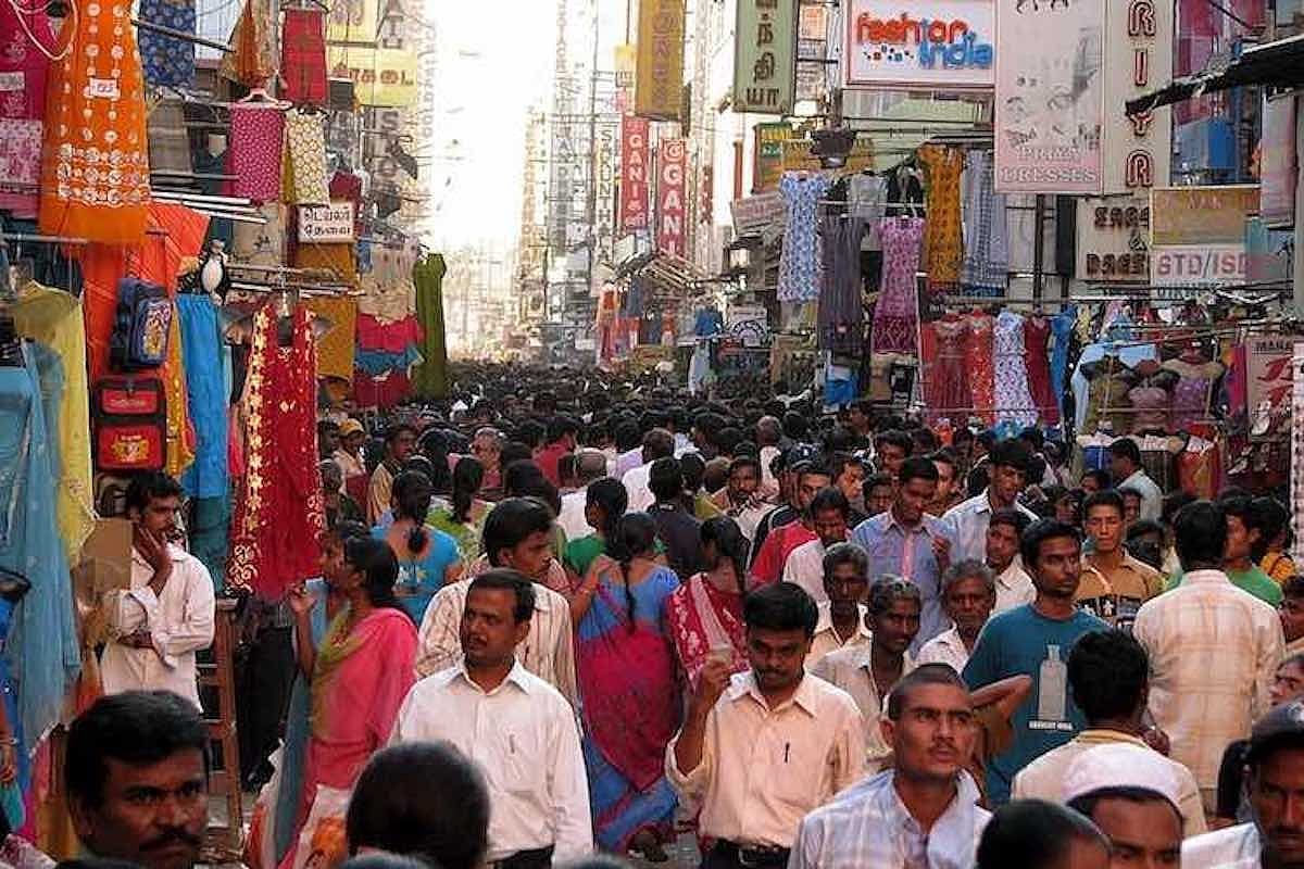 Tiruvallur district enforces Tamil name boards in shops