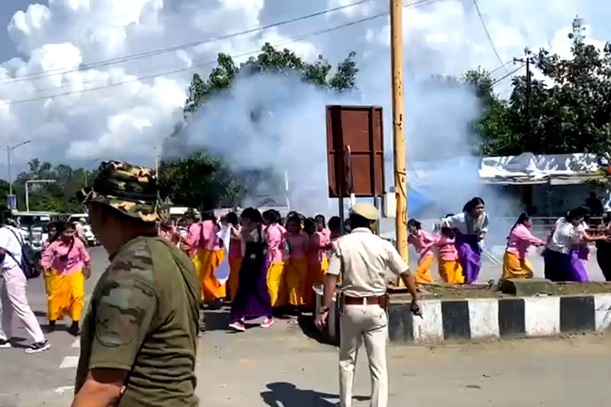 Thousands protest after Manipur govt says two students missing since ...