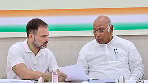 Kharge, Rahul greet people on Vijayadashami