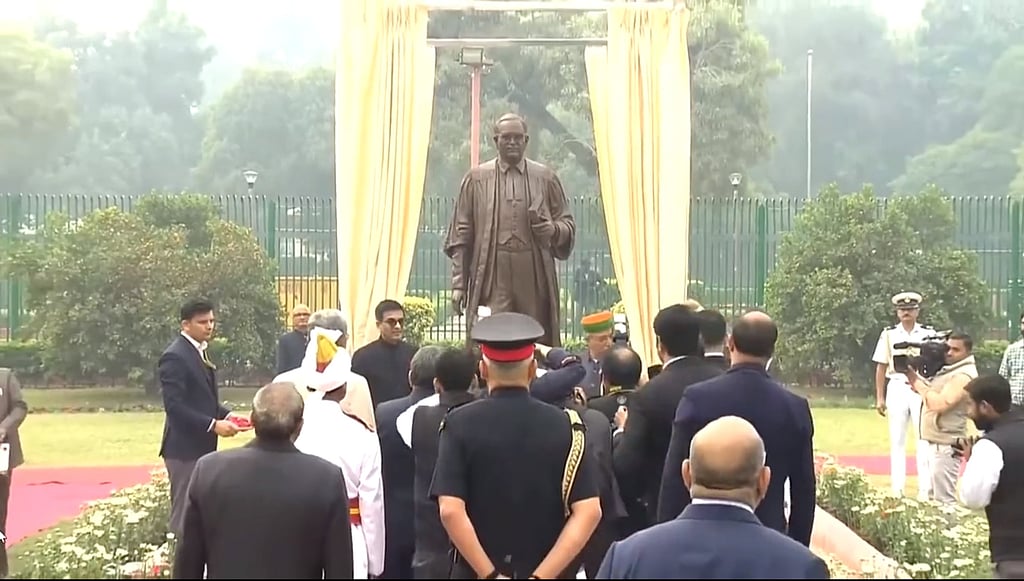 President Murmu Unveils Statue of Dr. Ambedkar at Supreme Court on ...