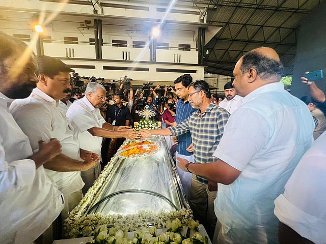 Tragedy at CUSAT: Thousands gather to pay last respects to students who ...
