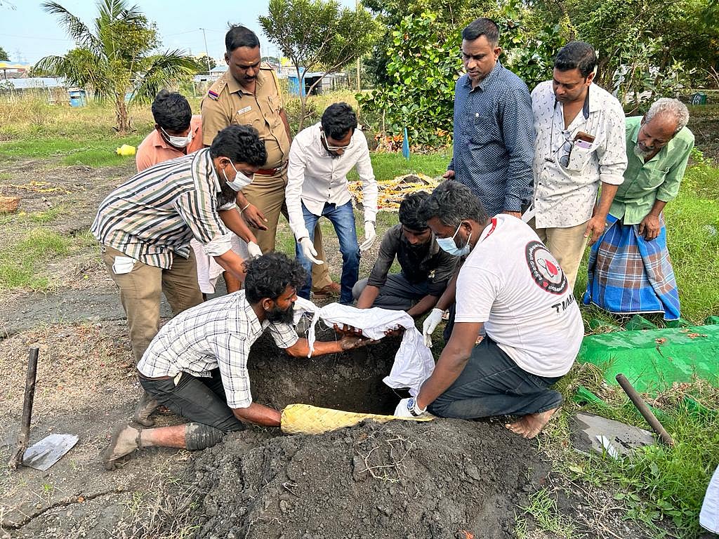 Chennai floods: KMC mortuary gives body of Pulianthope baby in ...