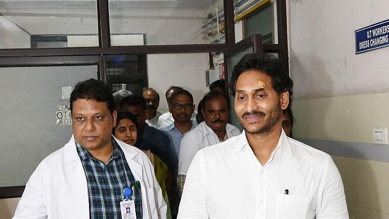 Stone hurled at CM Jagan: PM Modi reacts, Naidu, Stalin, others condemn ...