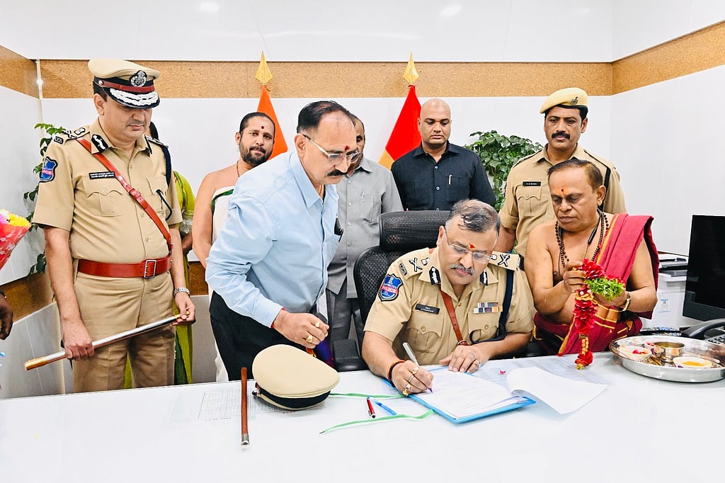 Senior IPS officer Jitender appointed as DGP of Telangana