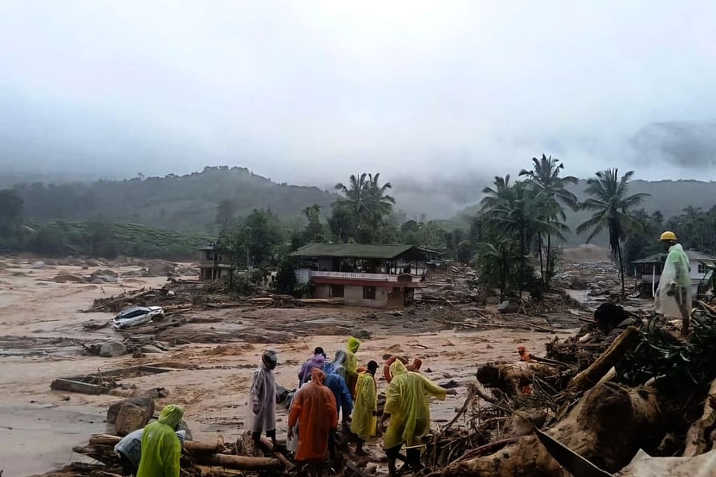 Wayanad landslide: Man stuck mid-river in Mundakkai rescued after five ...