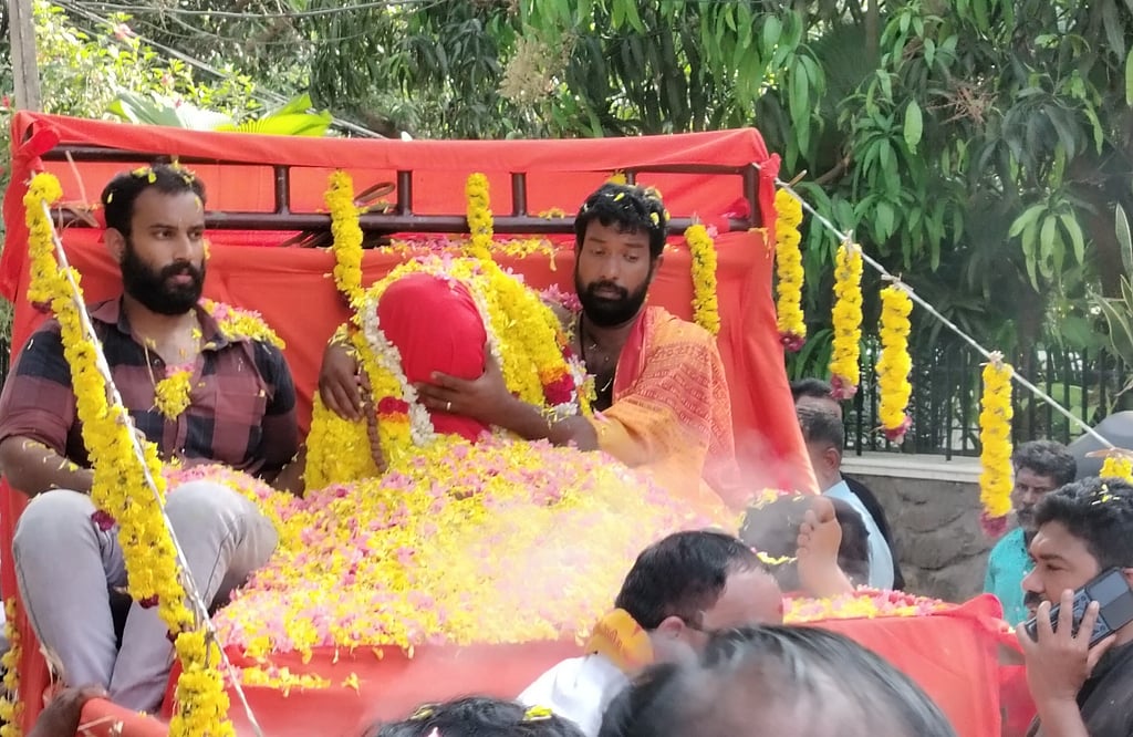 Gopan Swami’s ‘samadhi’: Controversial Burial Culminates in Grand Rituals